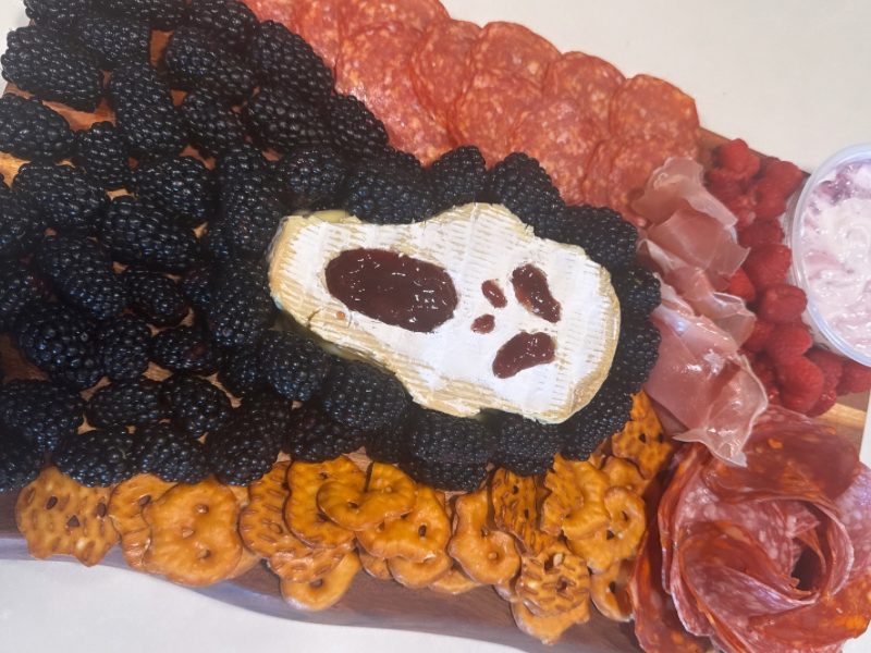 How to Make a Scream Face Charcuterie Board for Halloween - My Military ...